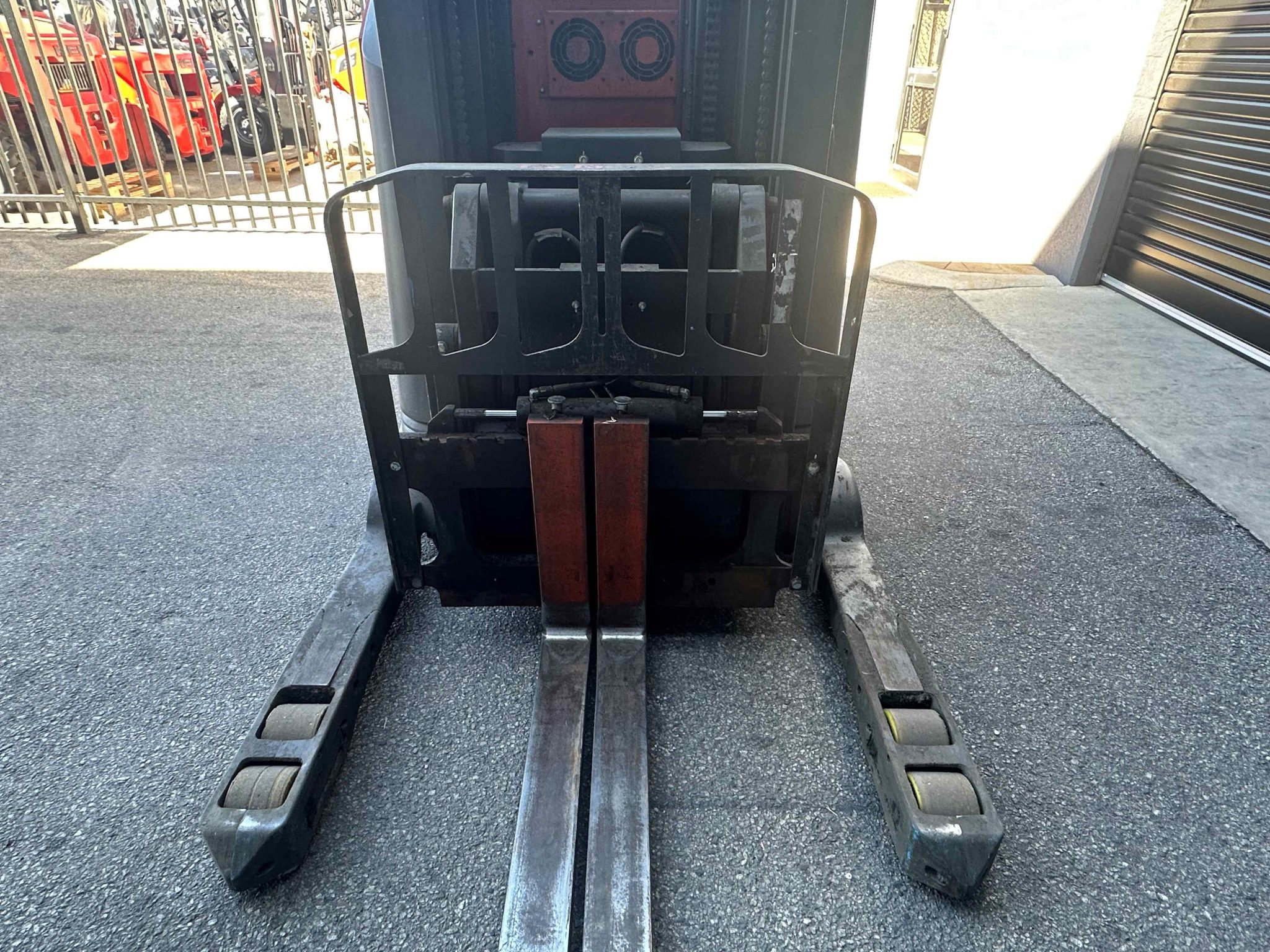 Toyota / Raymond 730-DR30TT pantograph battery electric reach truck ...